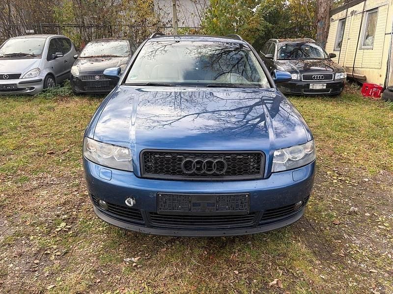Gebraucht 2003 Audi A4 Sport 220 PS Kombi – Bayern (Händler) – 650 ...