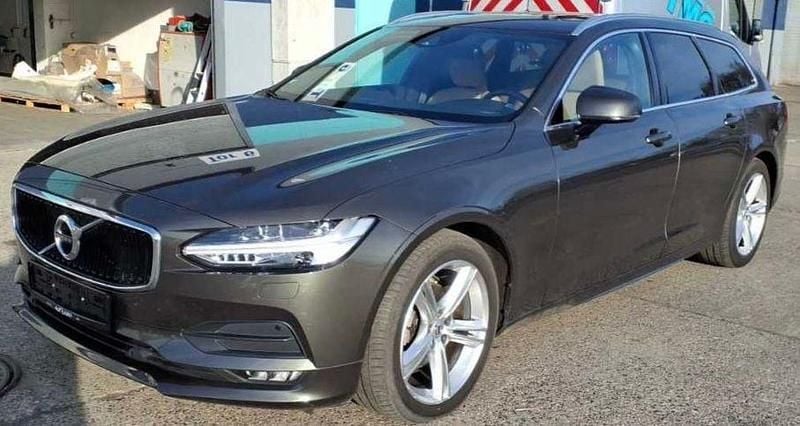 Gebraucht 2018 Volvo V90 190 PS Kombi – 01108 Dresden - Weixdorf ...