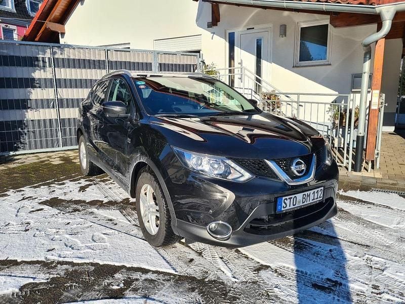 Gebraucht 2016 Nissan Qashqai 360º 163 PS SUV – Baden-Württemberg ...