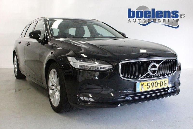 Gebraucht 2018 Volvo V90 Momentum 252 PS Kombi – (Händler) – 19.071 ...