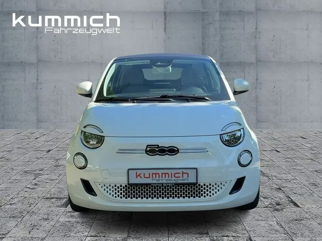 Gebraucht Fiat 500e Icon 118 PS (2022) in Aalen - 18.400 € | AutoUncle