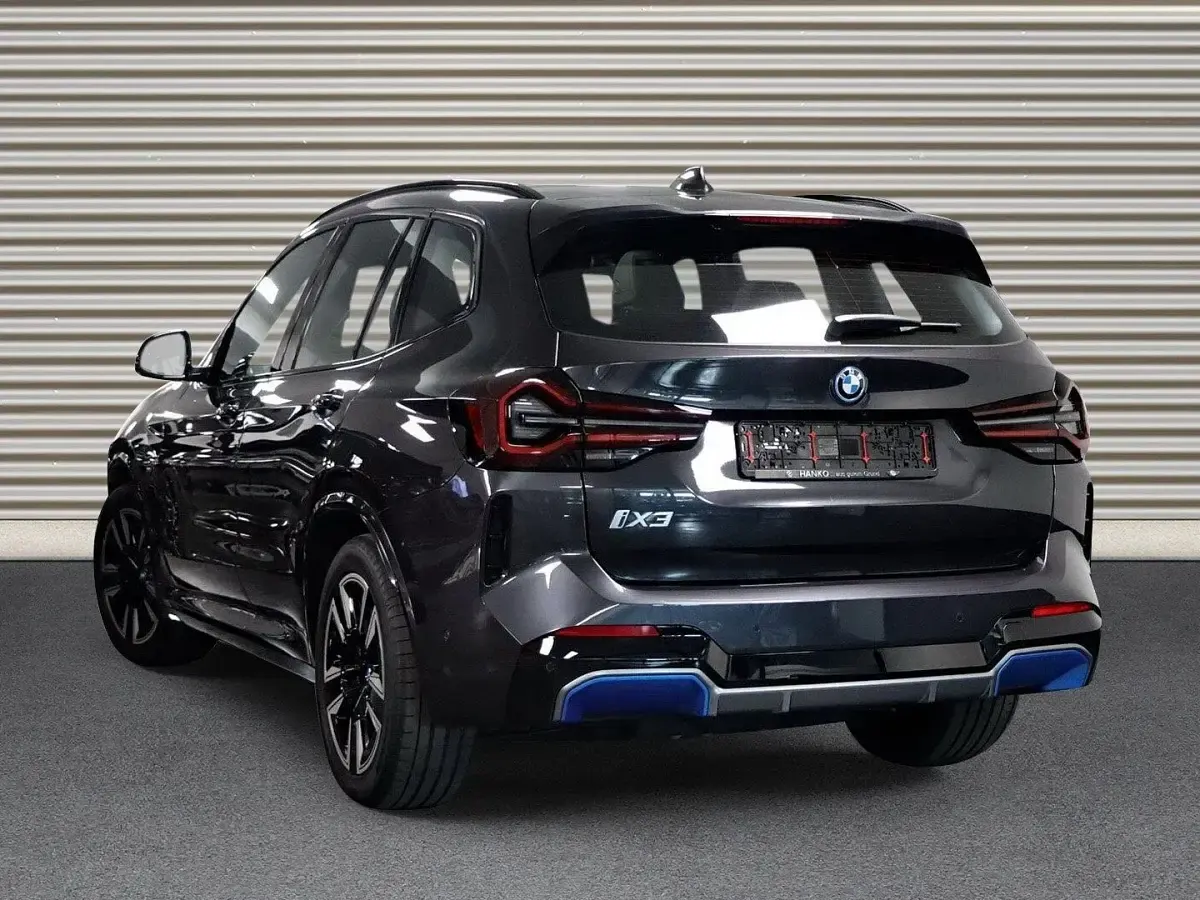 Gebraucht BMW iX3 Shadowline 286 PS (2023) in Sankt Augustin - 37.800 ...