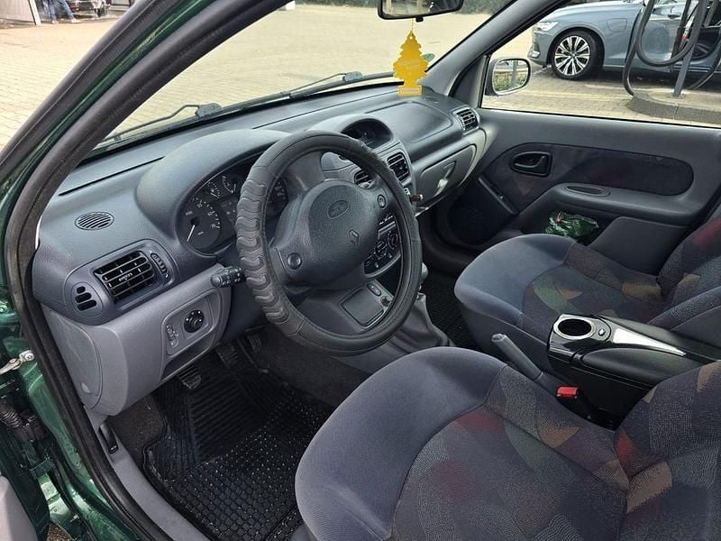 Gebraucht 2001 Renault Clio II Basis 58 PS Limousine – Nordrhein ...