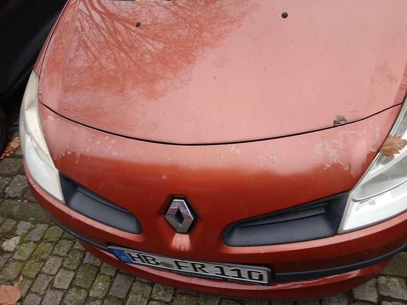 Gebraucht 2006 Renault Clio II Authentique 65 PS Limousine – 28199 ...