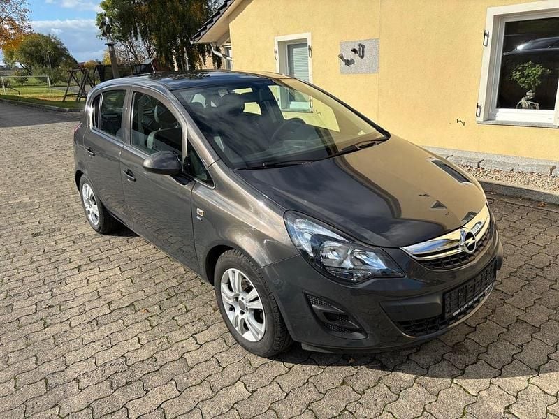 Spannende Opel Corsa 14 Bild