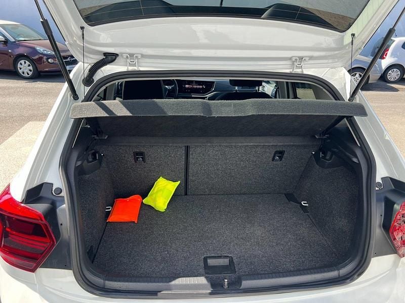 Gebraucht 2019 VW Polo IQ Drive 95 PS Kleinwagen – 33602 Bielefeld ...