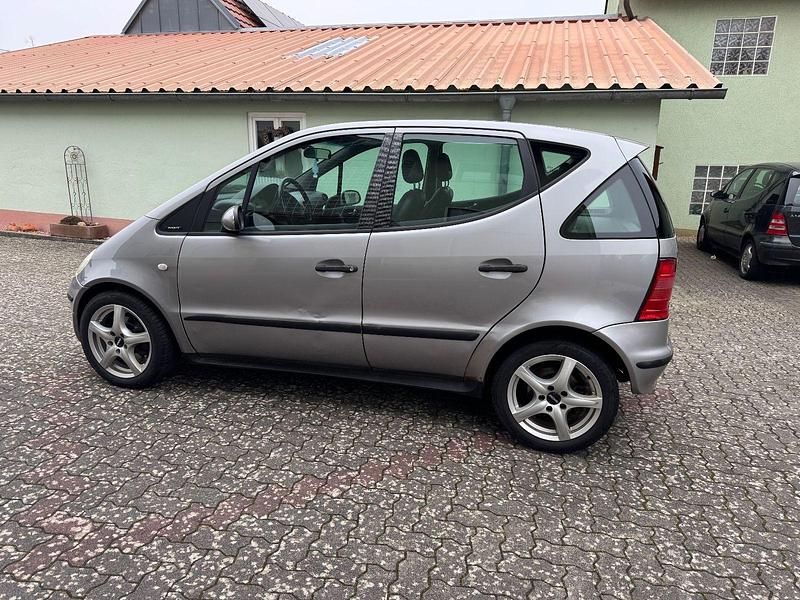 Gebraucht 2000 Mercedes A190 Avantgarde 125 PS Kleinwagen – 97753 ...