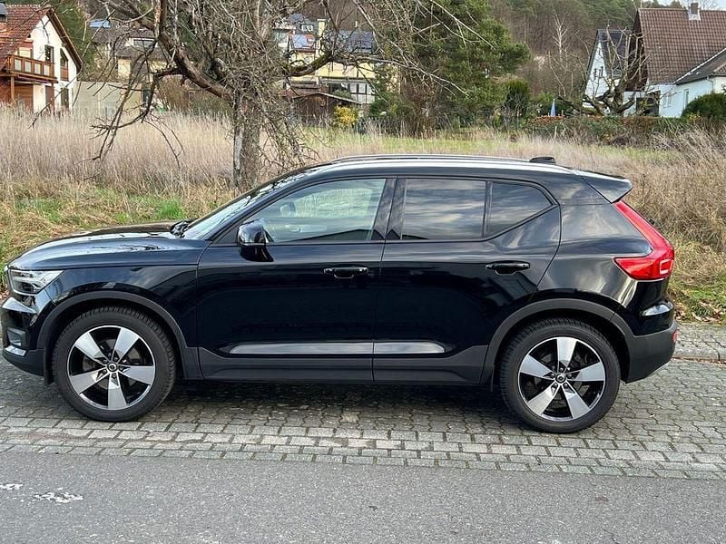 Gebraucht 2018 Volvo XC40 Momentum 247 PS SUV – Bayern (Privat) – 22. ...