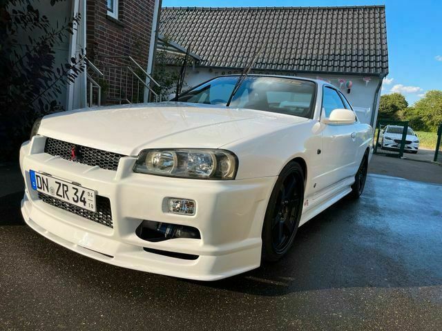 Elegantes Nissan Skyline Gebraucht Bild