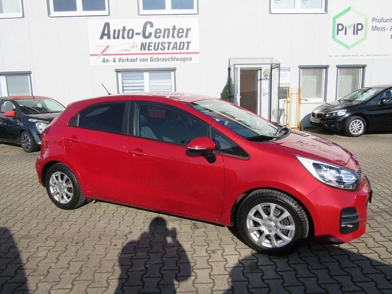 Gebraucht 2015 Kia Rio DREAM-TEAM Edition 176 PS Limousine – Hessen ...