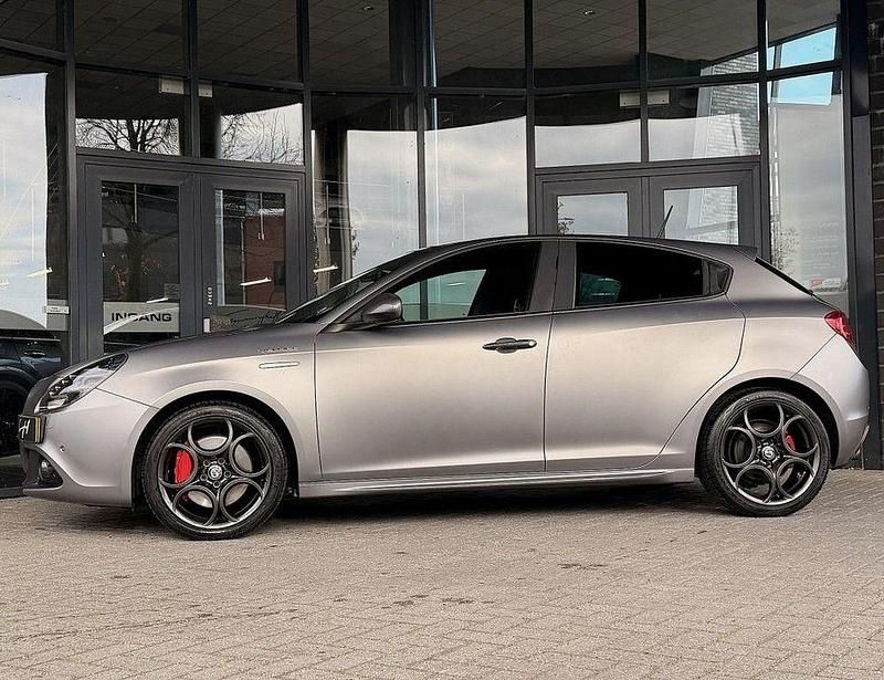 Gebraucht 2017 Alfa Romeo Giulietta Veloce 241 PS Limousine – (Händler ...