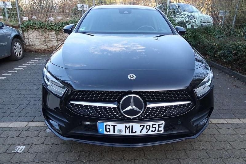 Gebraucht 2021 Mercedes A250 AMG line 160 PS Limousine – 50933 Köln ...