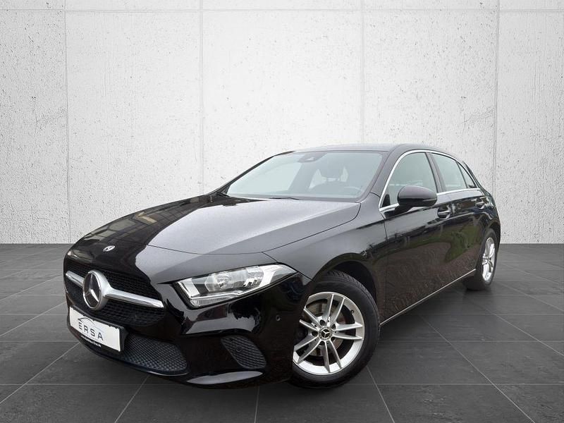 Gebraucht 2019 Mercedes A180 Progressive 136 PS Limousine ...