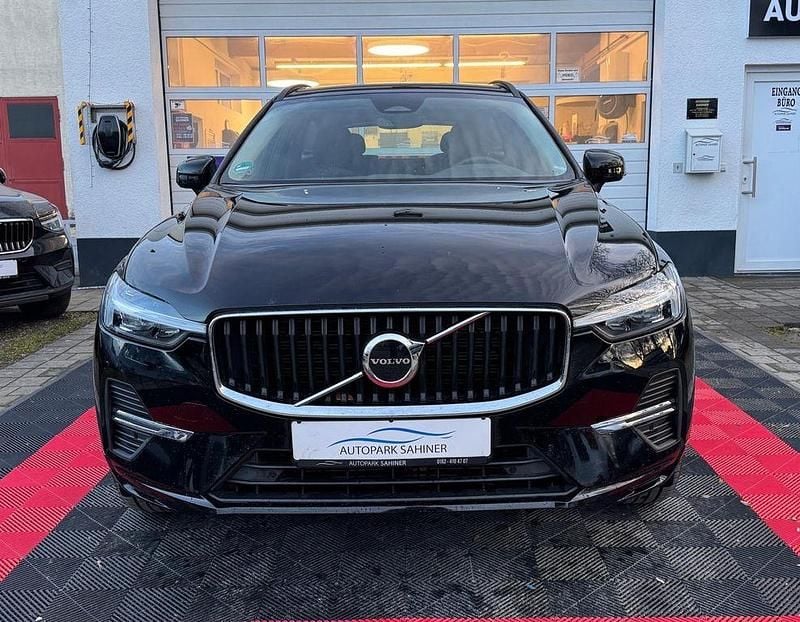 Gebraucht 2021 Volvo XC60 Momentum 197 PS SUV – Baden-Württemberg ...