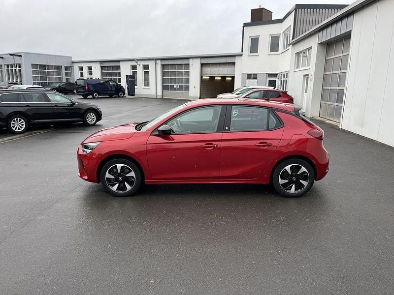 Gebraucht 2022 Opel Corsa Edition 136 PS Limousine – Bayern (Händler ...