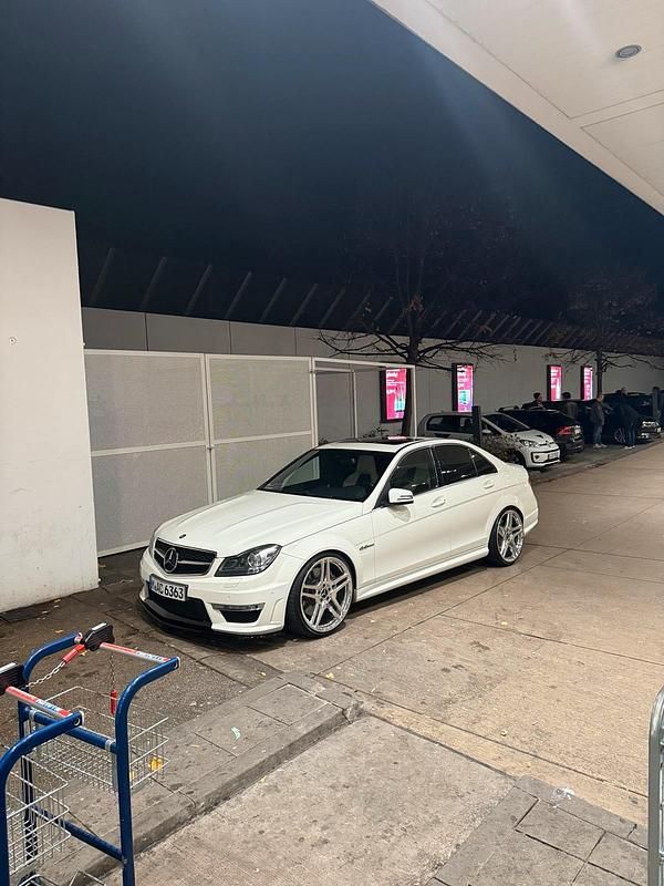 Gebraucht 2012 Mercedes C63 AMG AMG 457 PS Limousine – 81547 München - Untergiesing-Harlaching ...
