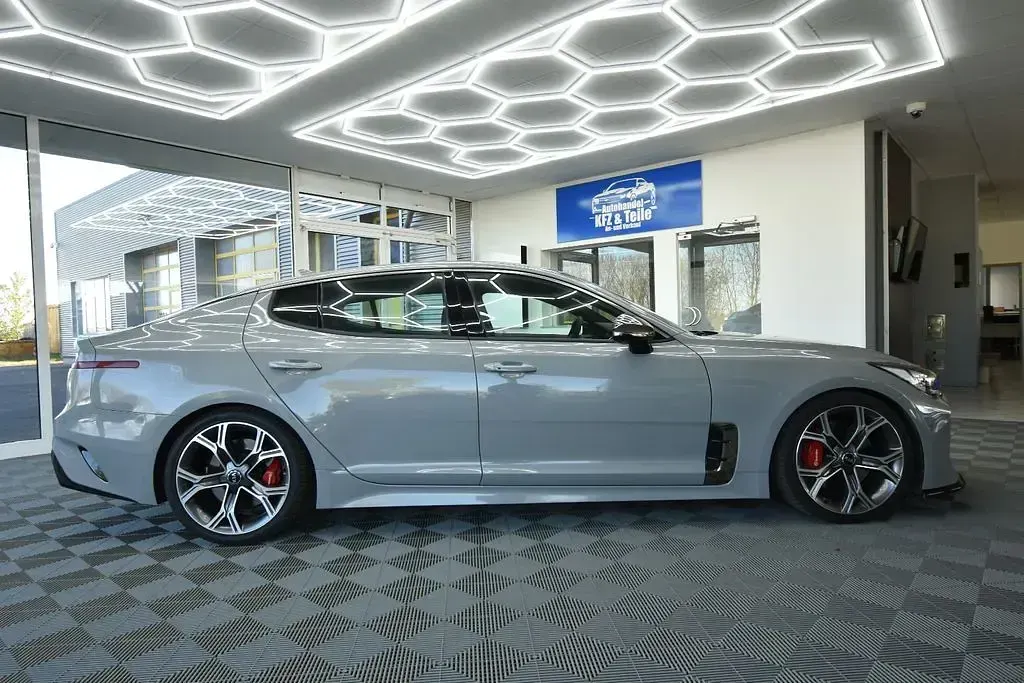 Gebraucht Kia Stinger GT 370 PS (2019) in Thüringen - 27.480 € | AutoUncle