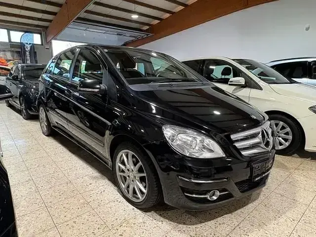 Gebraucht Mercedes B180 190 PS (2011) in Korschenbroich - 7.698 ...