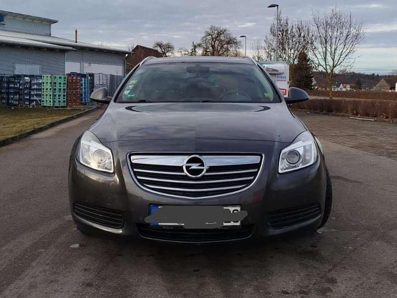 Gebraucht 2010 Opel Insignia Business Edition 160 PS Kombi – 89165 ...