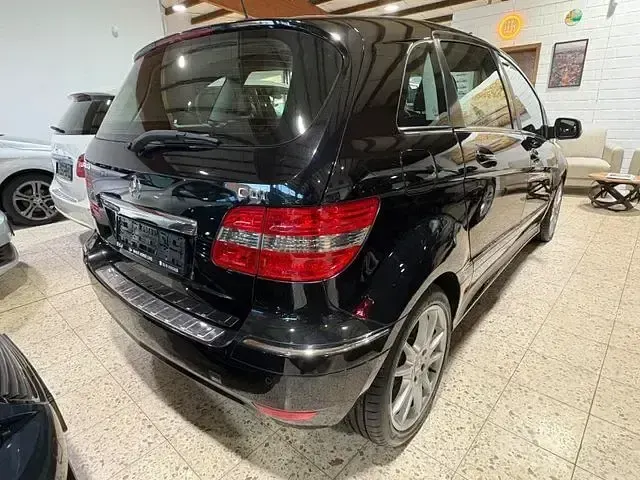 Gebraucht Mercedes B180 190 PS (2011) in Korschenbroich - 7.698 ...