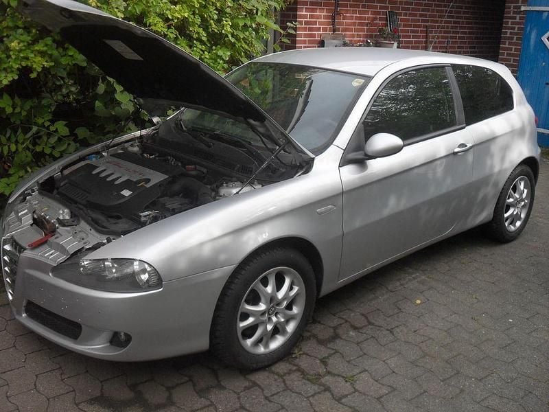 Gebraucht 2007 Alfa Romeo 147 Progression 120 PS Kleinwagen – 21762 ...