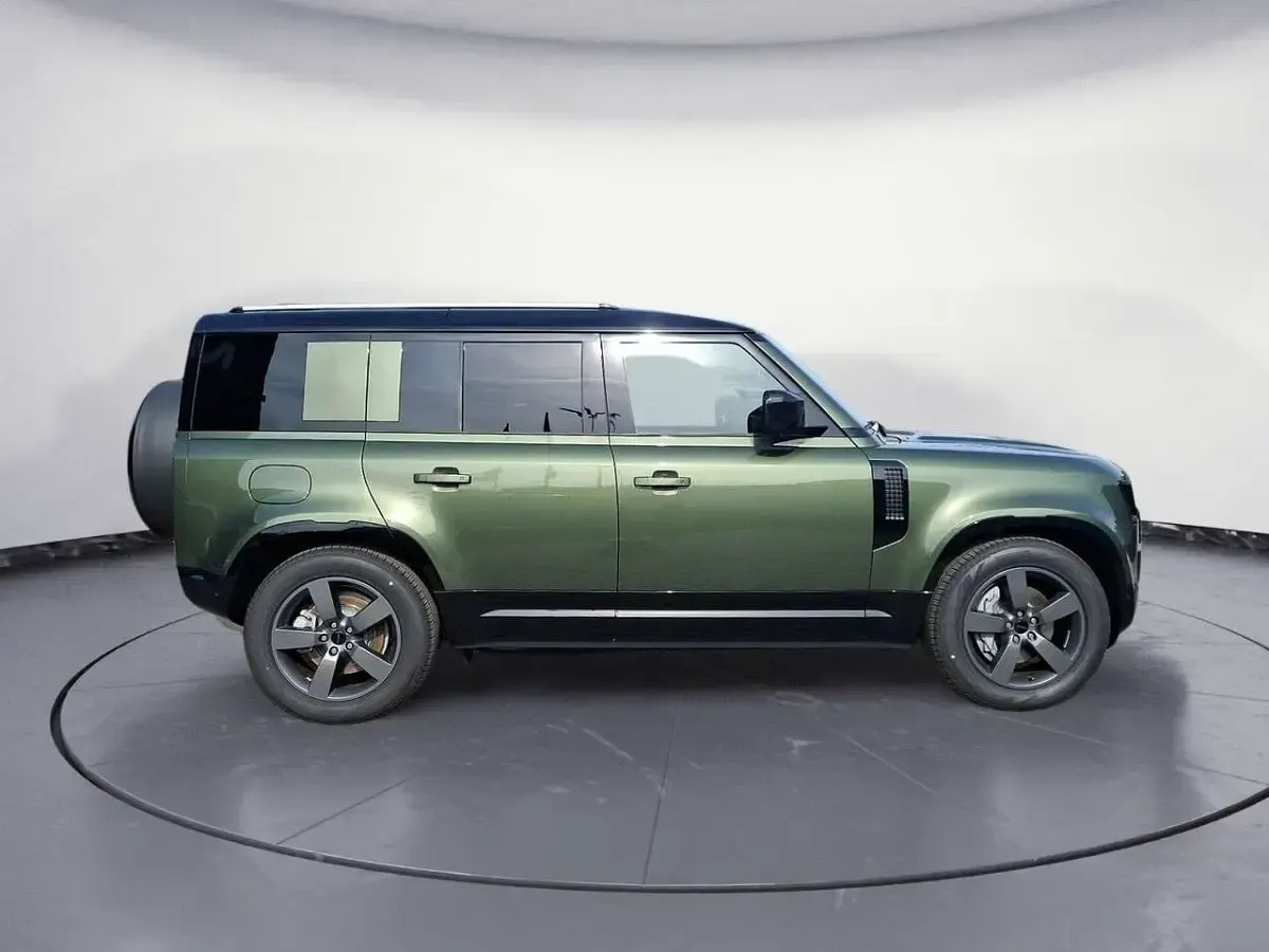 Neu Land Rover Defender SE Dynamic 349 PS (2026) in Freiburg - 92.488 ...