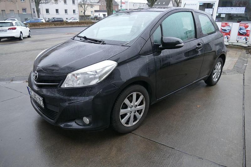 Gebraucht 2012 Toyota Yaris 69 PS Kleinwagen – 38114 Niedersachsen ...
