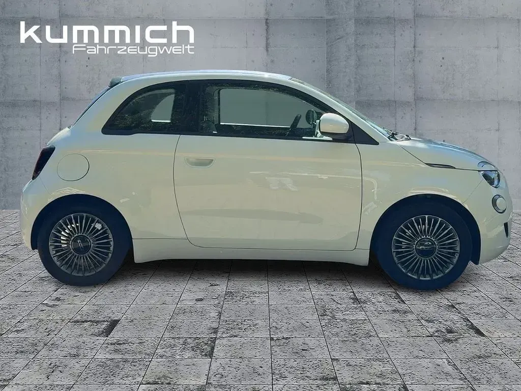 Gebraucht Fiat 500e Icon 118 PS (2022) in Aalen - 18.400 € | AutoUncle
