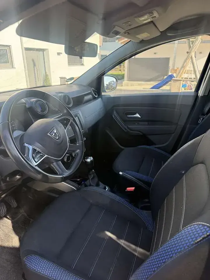 Gebraucht Dacia Duster Celebration 150 PS (2020) in Aying - 10.999 ...