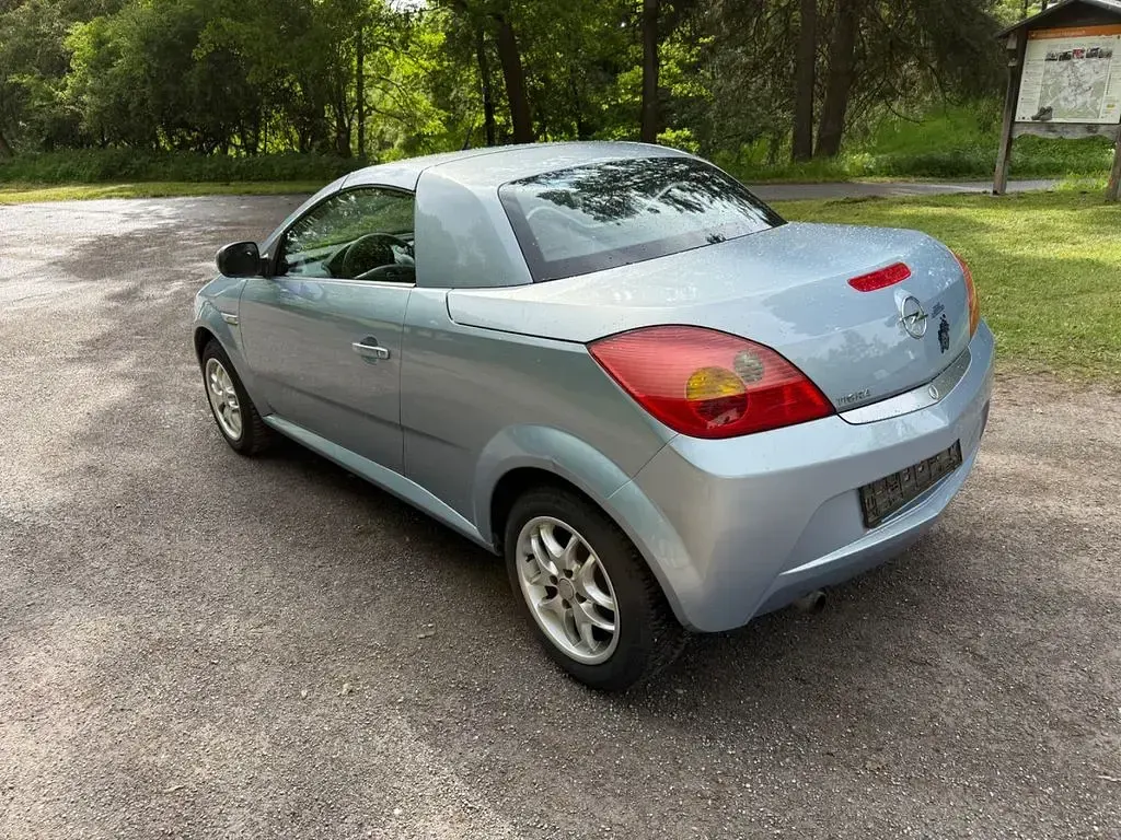 Gebraucht Opel Tigra 90 PS (2005) in Baden-Württemberg - 2.800 ...