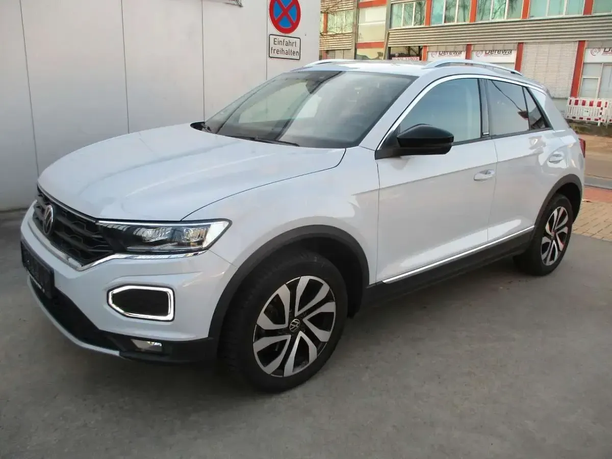 Gebraucht VW T-Roc Active 150 PS (2021) in Köln - 21.970 € | AutoUncle