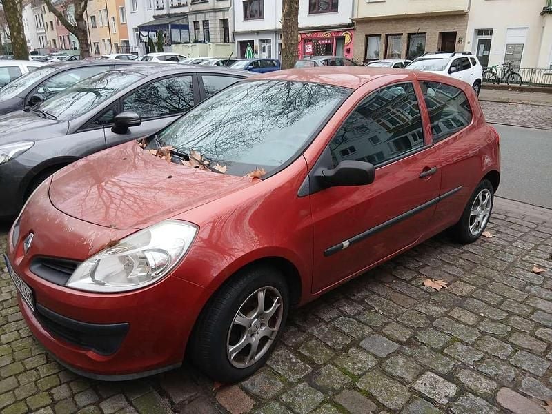Gebraucht 2006 Renault Clio II Authentique 65 PS Limousine – 28199 ...