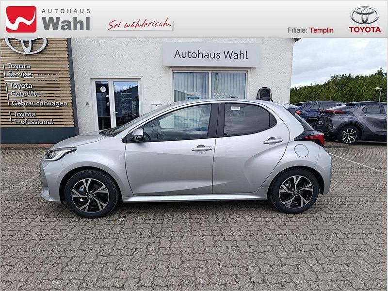 Neu 2025 Toyota Yaris Hybrid 116 PS Limousine – Brandenburg (Händler) – 27.721 € (Etwas zu teuer ...