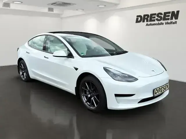 Gebraucht Tesla Model 3 Standard Range Plus 325 PS (2021) in Nordrhein ...