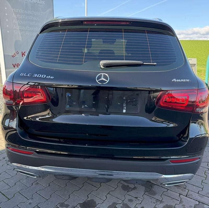Gebraucht 2022 Mercedes GLC300e AMG line Plus 306 PS SUV – 64354 ...