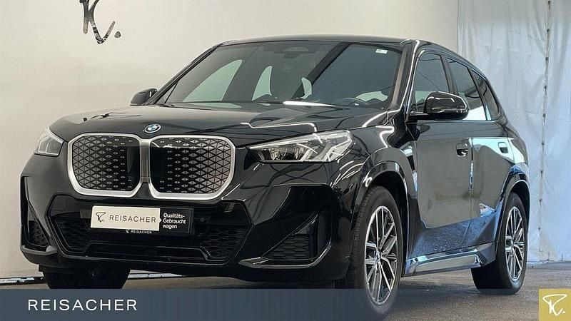 Gebraucht 2023 BMW iX1 Luxury Line 313 PS SUV – Baden-Württemberg ...