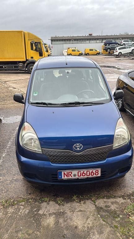 Gebraucht 2001 Toyota Yaris Verso Luna 86 PS Van / Kleinbus – 56584 ...