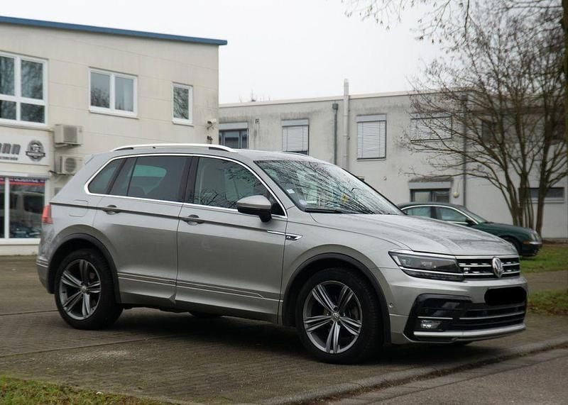 Gebraucht 2019 VW Tiguan Highline 150 PS SUV – Baden-Württemberg ...