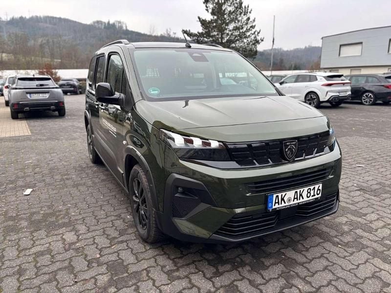 Gebraucht 2025 Peugeot Rifter Allure 131 PS Van / Kleinbus – Nordrhein ...
