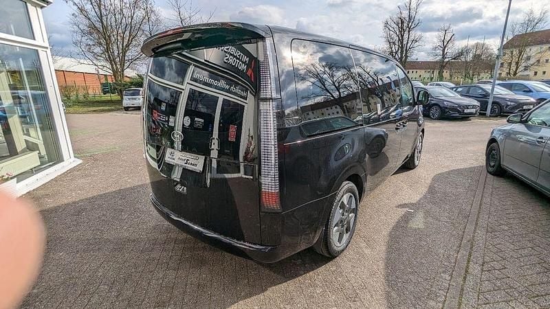 Gebraucht 2024 Hyundai Staria Trend 177 PS Van / Kleinbus – 19230 ...