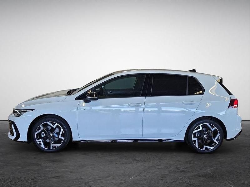 Neu 2025 VW Golf R-line 150 PS Limousine – 49477 Ibbenbüren (Händler ...