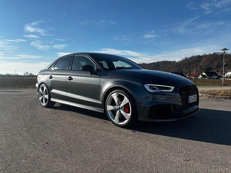 Gebraucht 2018 Audi RS3 Ambiente 400 PS Limousine – 84032 Bayern ...