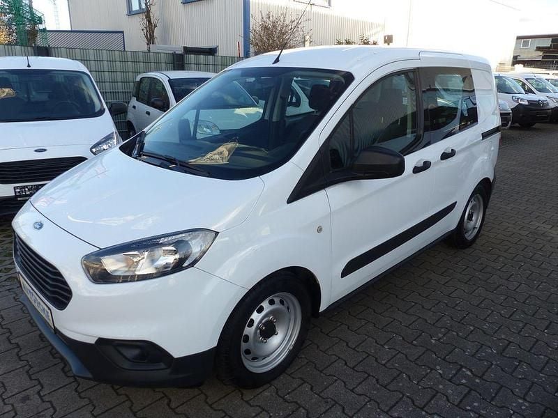 Gebraucht 2020 Ford Courier 101 PS Van / Kleinbus – Baden-Württemberg ...
