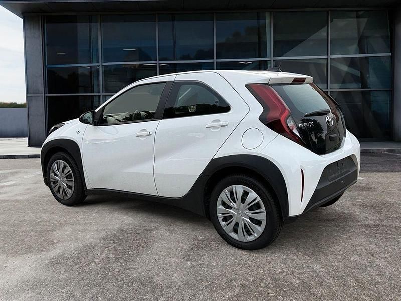 Gebraucht 2023 Toyota Aygo X X-play 72 PS SUV – Niedersachsen (Händler ...