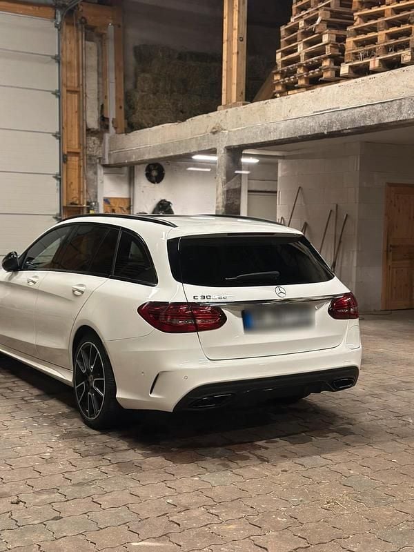 Gebraucht 2020 Mercedes C300e AMG 300 PS Kombi – 74232 Baden ...