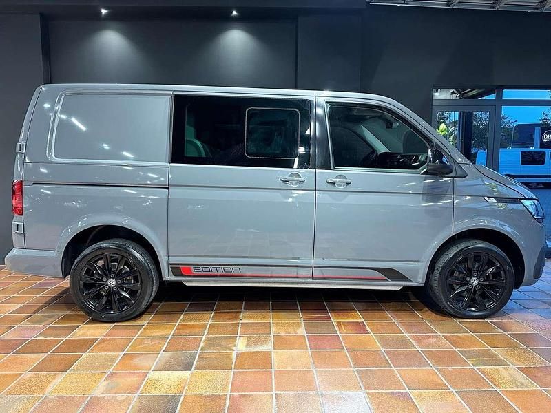 Gebraucht 2022 VW Multivan 150 PS Van – 53177 Bonn (Händler) – 47.588 ...