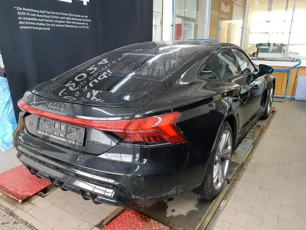 Gebraucht Audi e-tron GT quattro Sport 600 PS (2021) - 60.488 € | AutoUncle