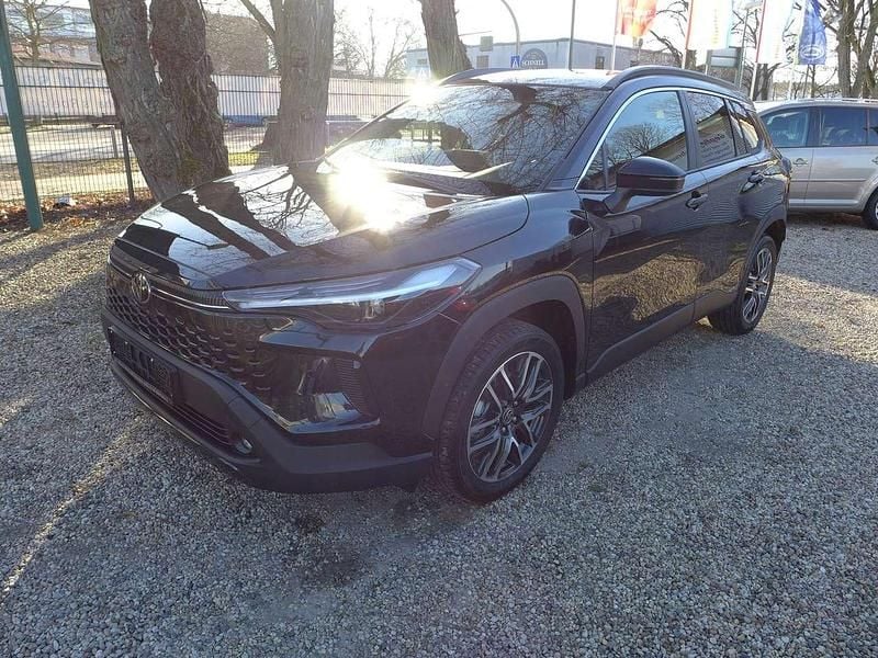 Neu 2026 Toyota Corolla Cross Style 152 PS SUV – 13088 Berlin (Händler ...