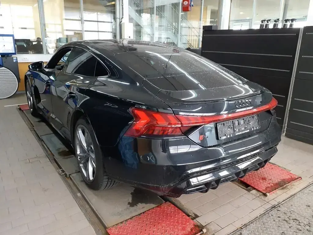 Gebraucht Audi e-tron GT quattro Sport 600 PS (2021) - 60.488 € | AutoUncle