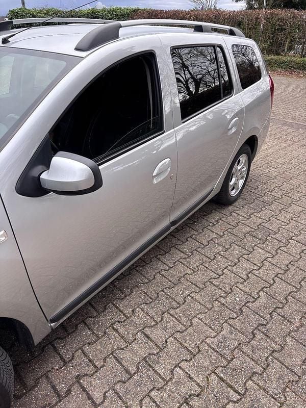 Gebraucht 2015 Dacia Logan MCV Lauréate 90 PS Kombi – 41564 Nordrhein ...